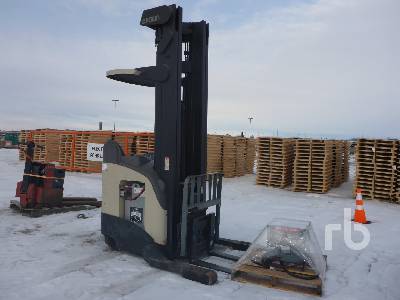 CROWN RR 5000 SERIES Electric Forklift