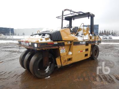 2004 CATERPILLAR PS300B 7 Wheel Pneumatic Roller