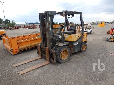 DOOSAN G30P-3 5800 Lb Forklift