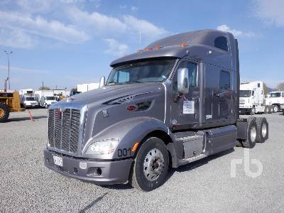 2012 PETERBILT 587 Sleeper Truck Tractor (T/A)
