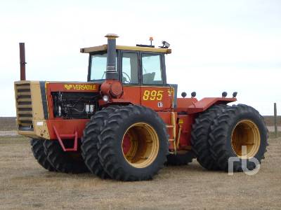 1981 VERSATILE 895 4WD Tractor