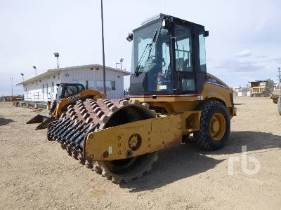 2004 CATERPILLAR CS433E Vibratory Roller