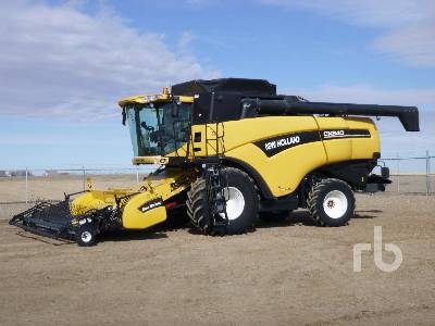 2002 NEW HOLLAND CX840 Combine