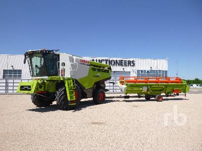 2019 CLAAS LEXION 740 Combine
