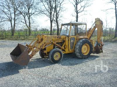 1970 MASSEY FERGUSON 3305 Loader Backhoe