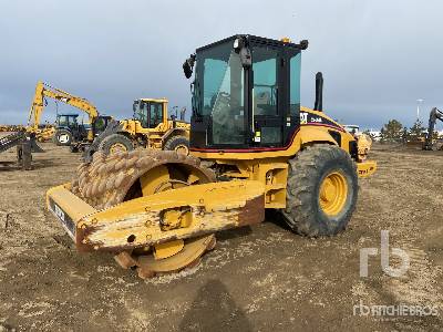 2004 Cat CS-563E Smooth Drum Compactor