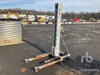 Genie SL-18 Material Hoist