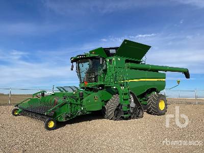 2016 John Deere S680 Combine Harvester