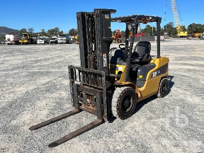 2019 Cat DP30NT Pneumatic Tire Forklift