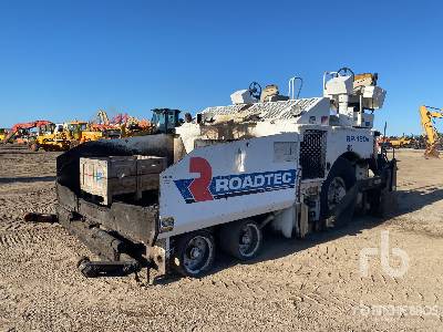 2015 Roadtec RP-190E Wheel Asphalt Paver | Ritchie Bros. Auctioneers