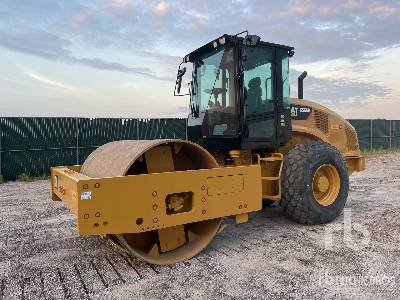 2015 Cat CS66B Smooth Drum Compactor