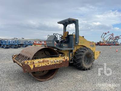 2002 Vibromax W1105D Smooth Drum Compactor