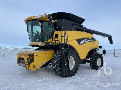 2003 New Holland CR970 Combine Harvester
