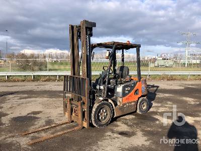 2008 Doosan D33S-3 Pneumatic Tire Forklift