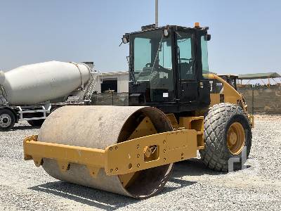 2015 Cat CS-533E Smooth Drum Compactor