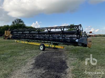 2009 Challenger FHB-35 35 ft Flex Combine Header